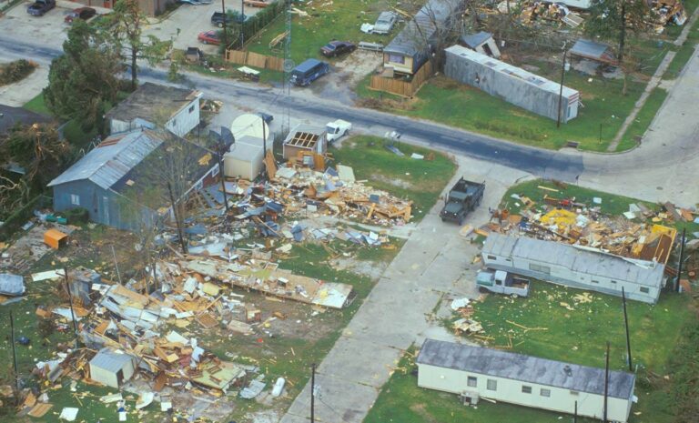 Hurricane Andrew 1992 - One of History's Most Powerful Storms - Tidal ...